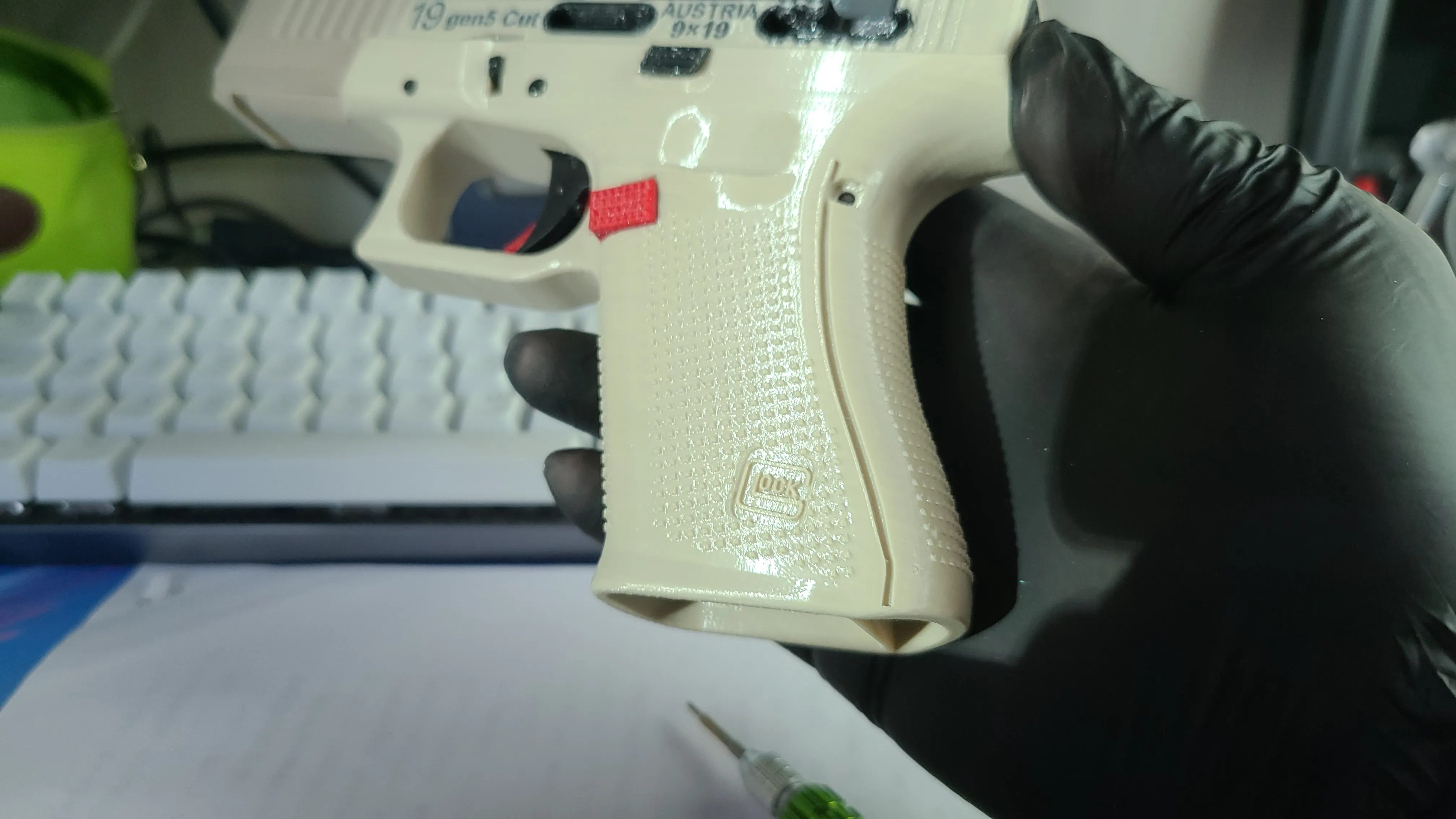 Glock 19 Gen5 Cut Assembled Glock 19 Toy Pistol Model by a.m - MakerWorld