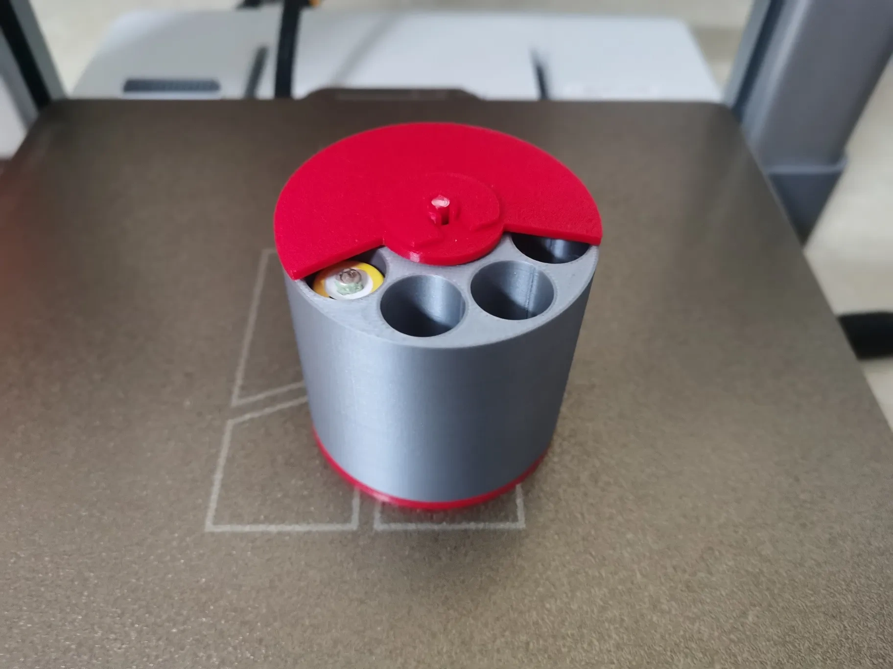 A rotatable and pop-up battery case for 5 batteries by kkyy - MakerWorld