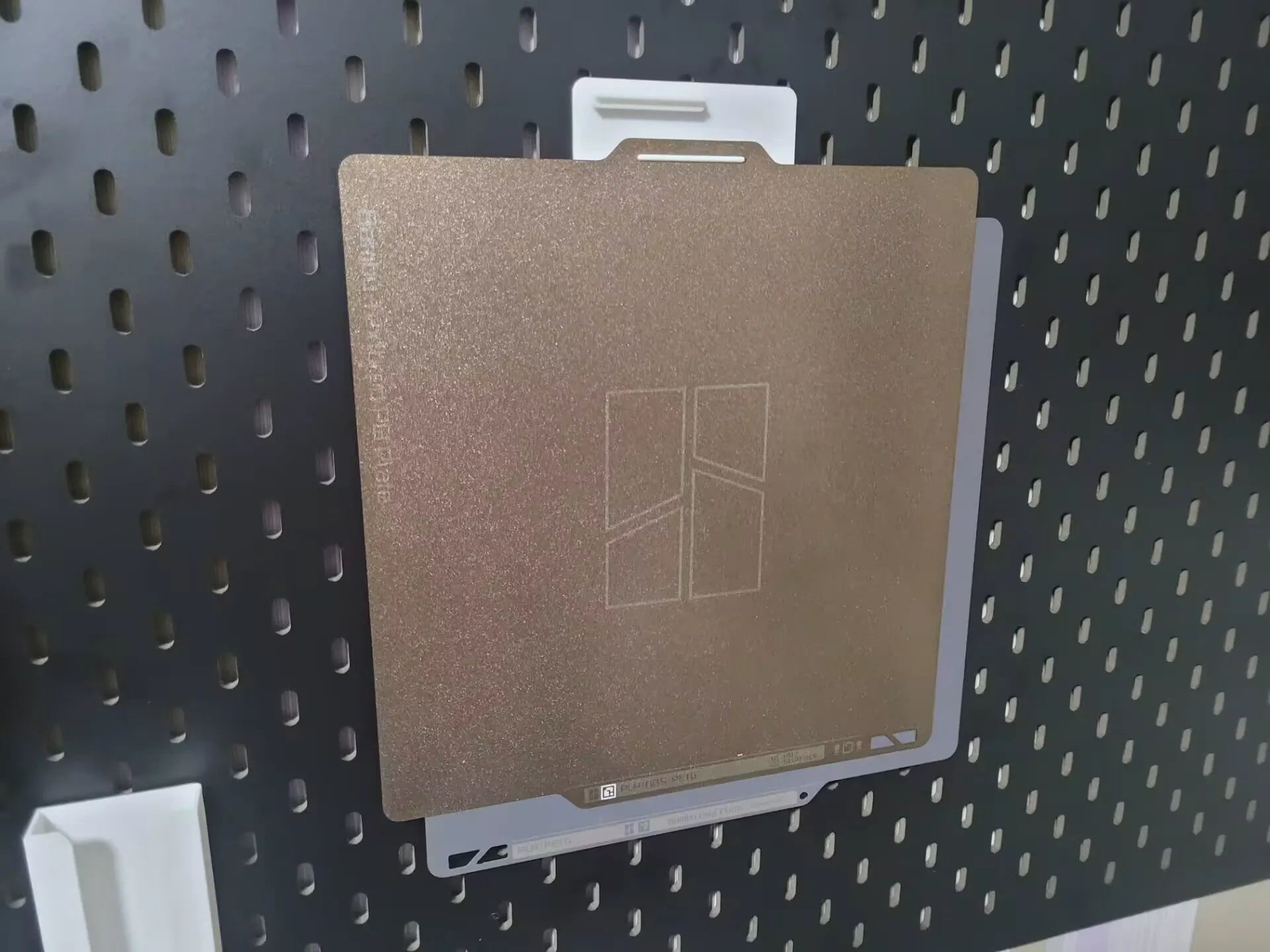 Pegboard Build Plate Holder - Compatible with IKEA Pegboards by Hrenact ...