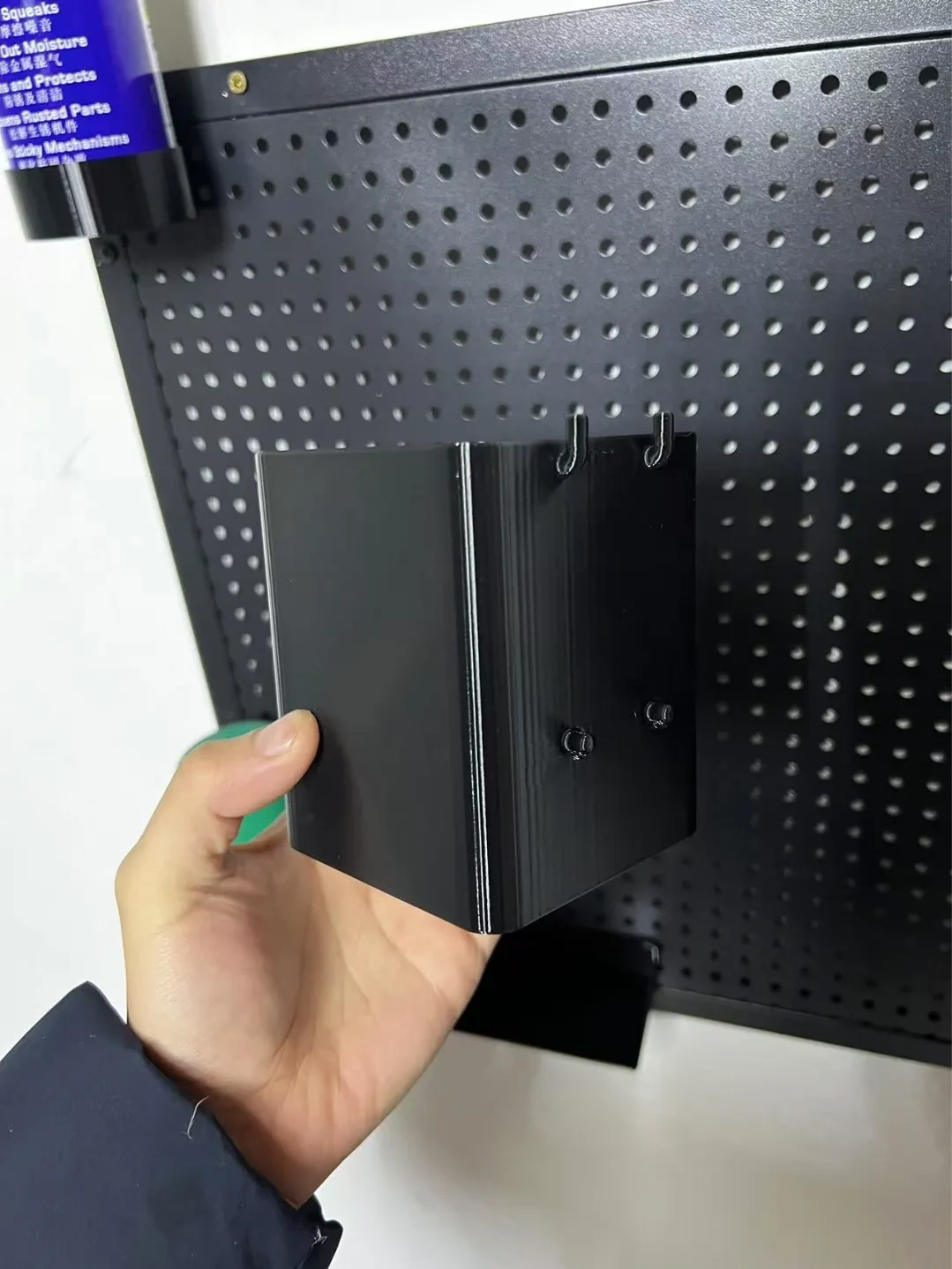 Pen holder (for pegboard with round holes) by user_1319195767 - MakerWorld