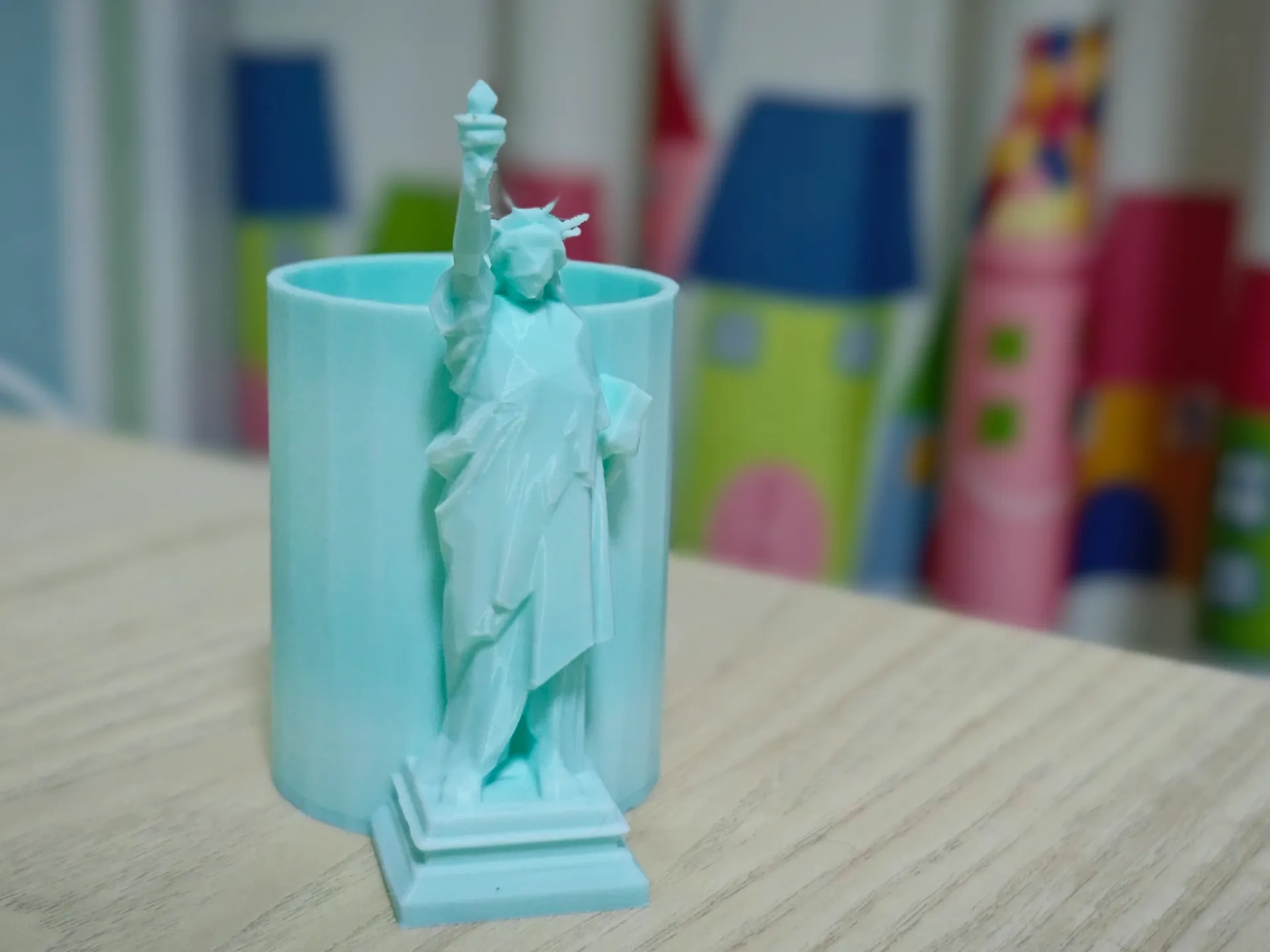 Low-poly Statue of Liberty Pen Holder by AtamiSquare - MakerWorld