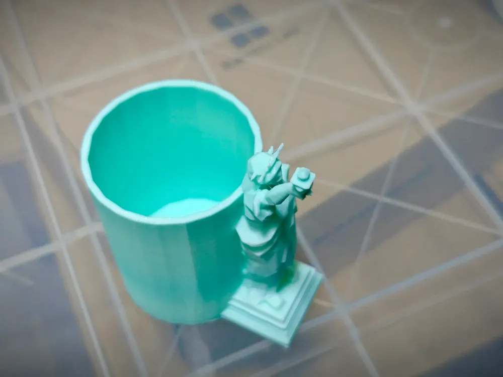 Low-poly Statue of Liberty Pen Holder by AtamiSquare - MakerWorld