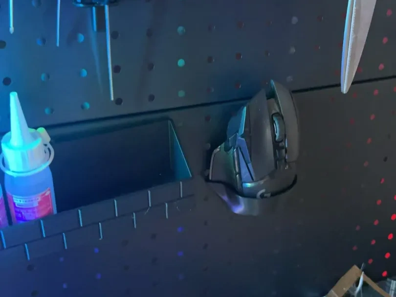 25mm Pegboard Compatible G502 Mouse Holder Remixed by OldSixBanana ...