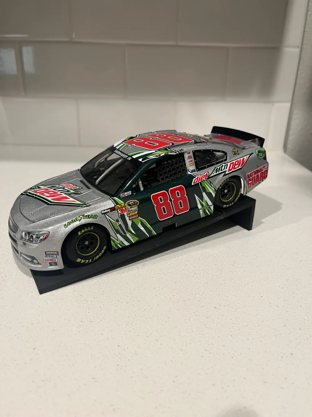 1:24 Diecast Car Display Riser by H24 MakerWorld: Download Free 3D Models