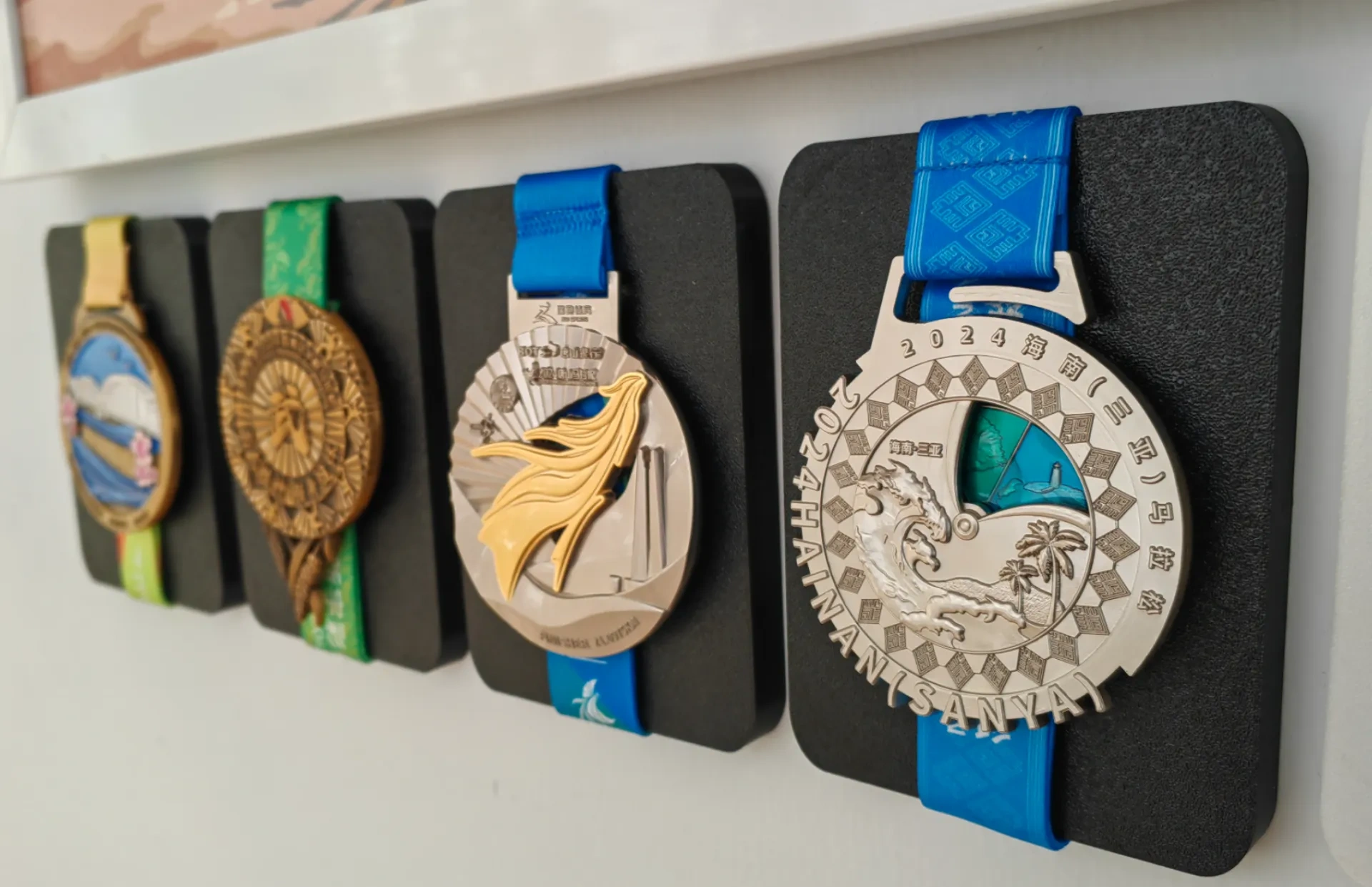 Marco de pared para medallas de maratón por AnubisC - MakerWorld