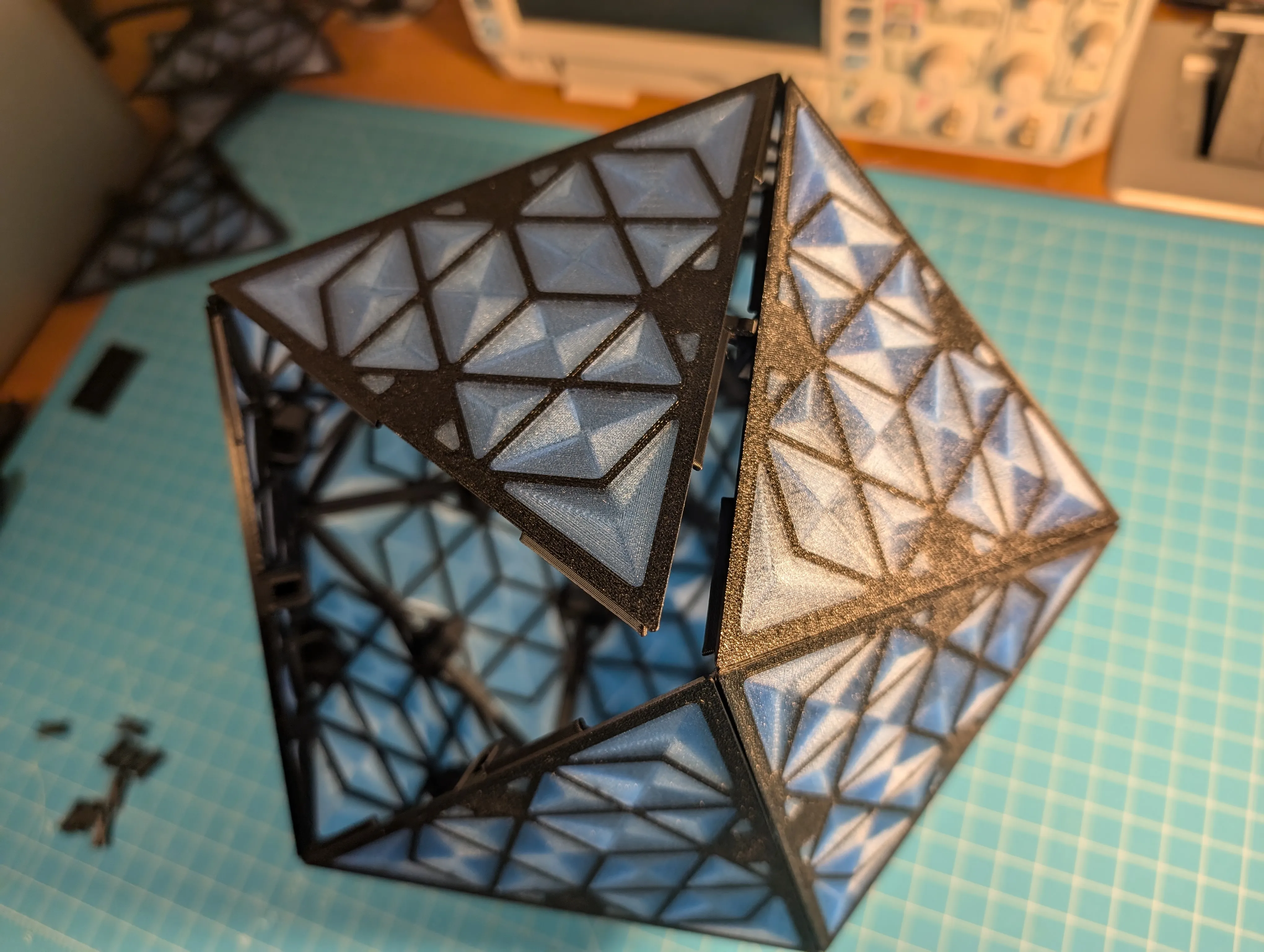 IcoFlux - A Fully 3D Printed Lamp! by Modular Mapping MakerWorld: Download Free 3D Models