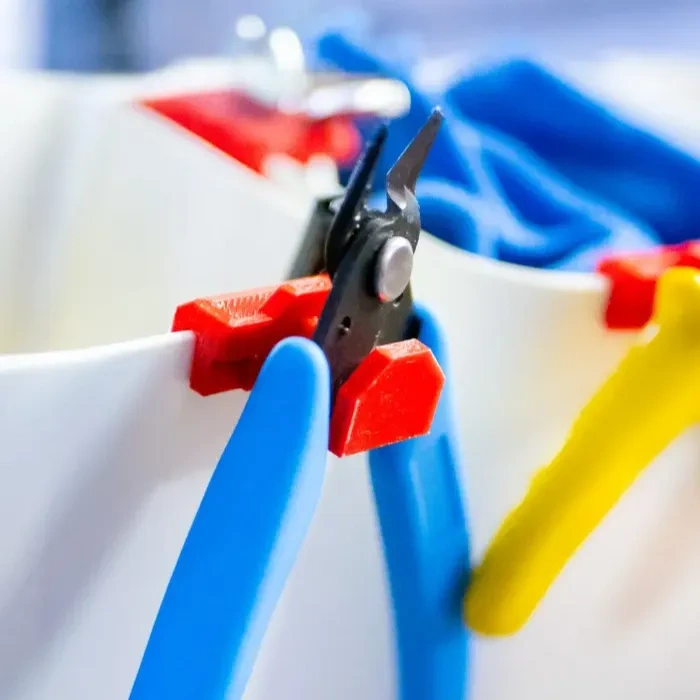 3D-printed pliers wall mount tool weighing a mere 3 grams by 玩具 ...