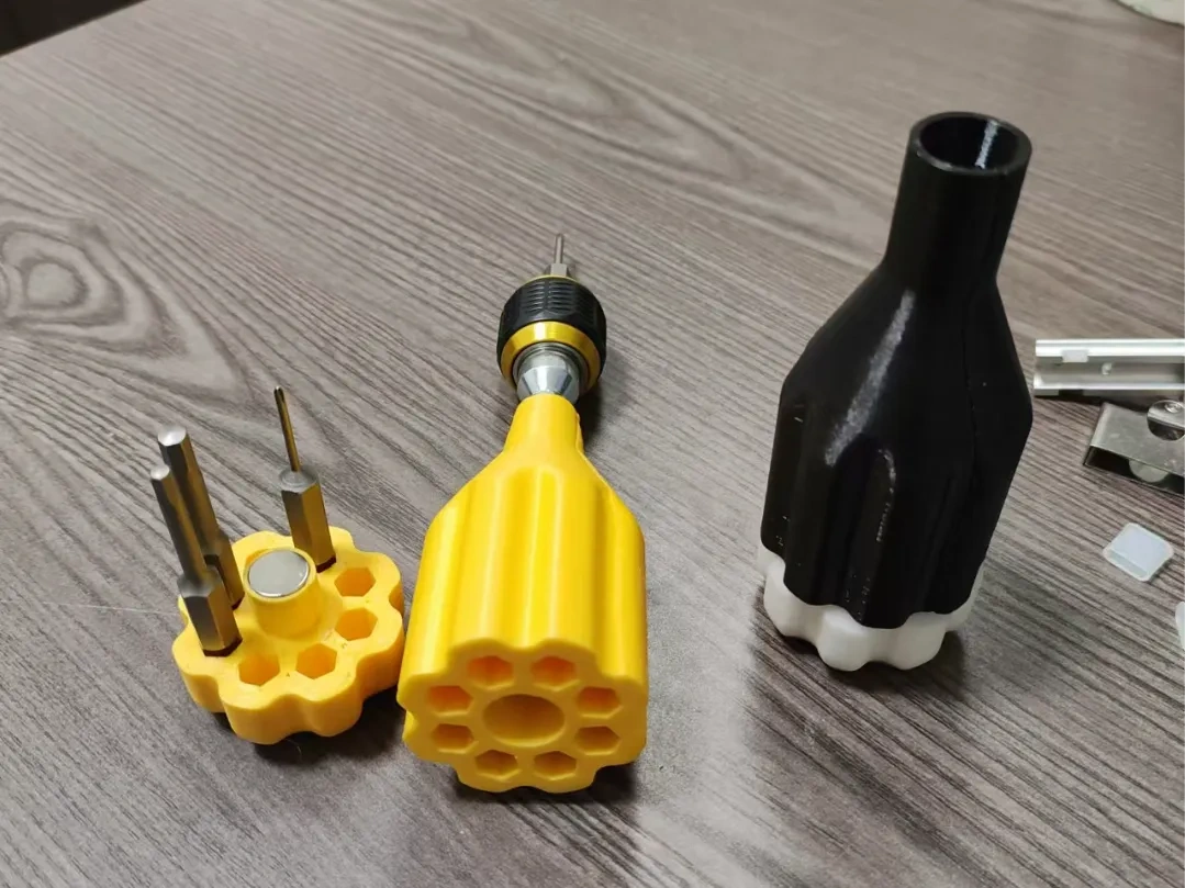 6.35mm bit, integrated 8-in-1 screwdriver, magnetic by lic1217 - MakerWorld