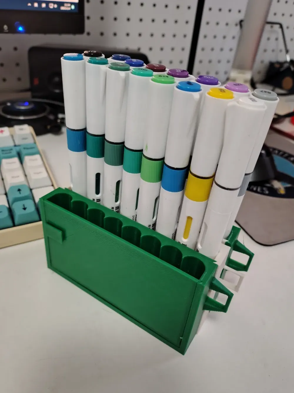 Acrylic Pen Marker Sliding Rack (Infinitely Expandable) by forestslin ...