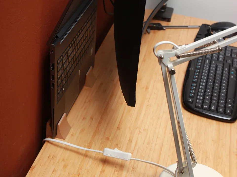 HP Notebook table edge stand by martin.prager - MakerWorld