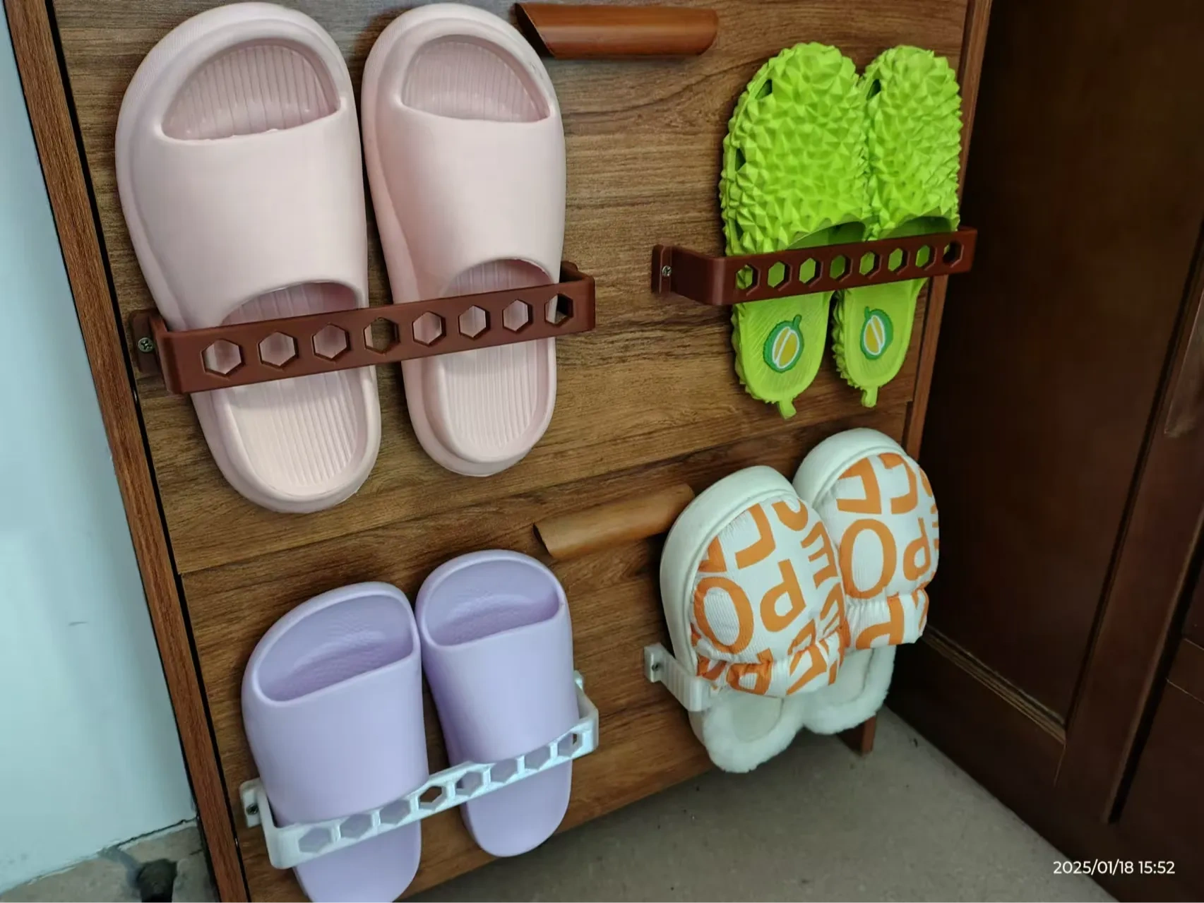Slipper rack by shark MakerWorld: Download Free 3D Models