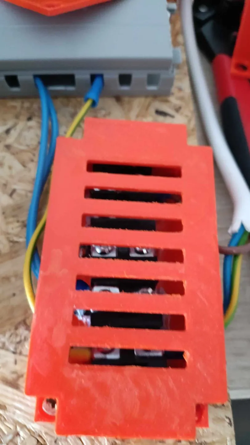Enclosed 3-Phase Electrical Terminal Block by J.Wandas - MakerWorld