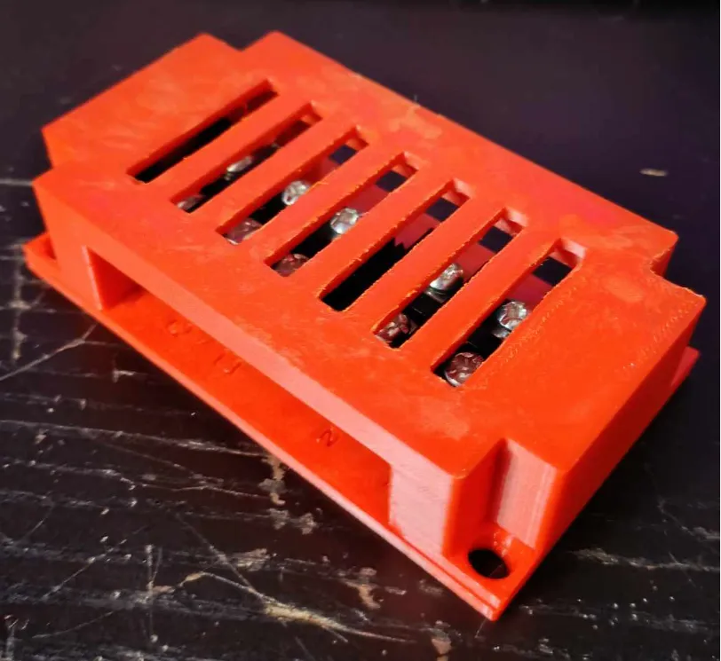 Enclosed 3-Phase Electrical Terminal Block by J.Wandas - MakerWorld