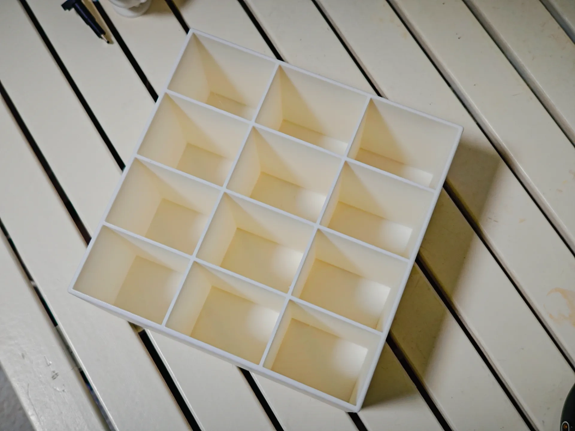 12-Grid Storage Box by AtamiSquare MakerWorld: Download Free 3D Models