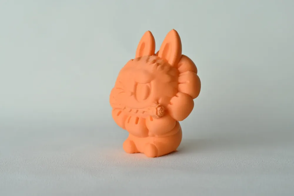 Labubu ofreciendo rosas para el Día de San Valentín~labubu por puresa ...