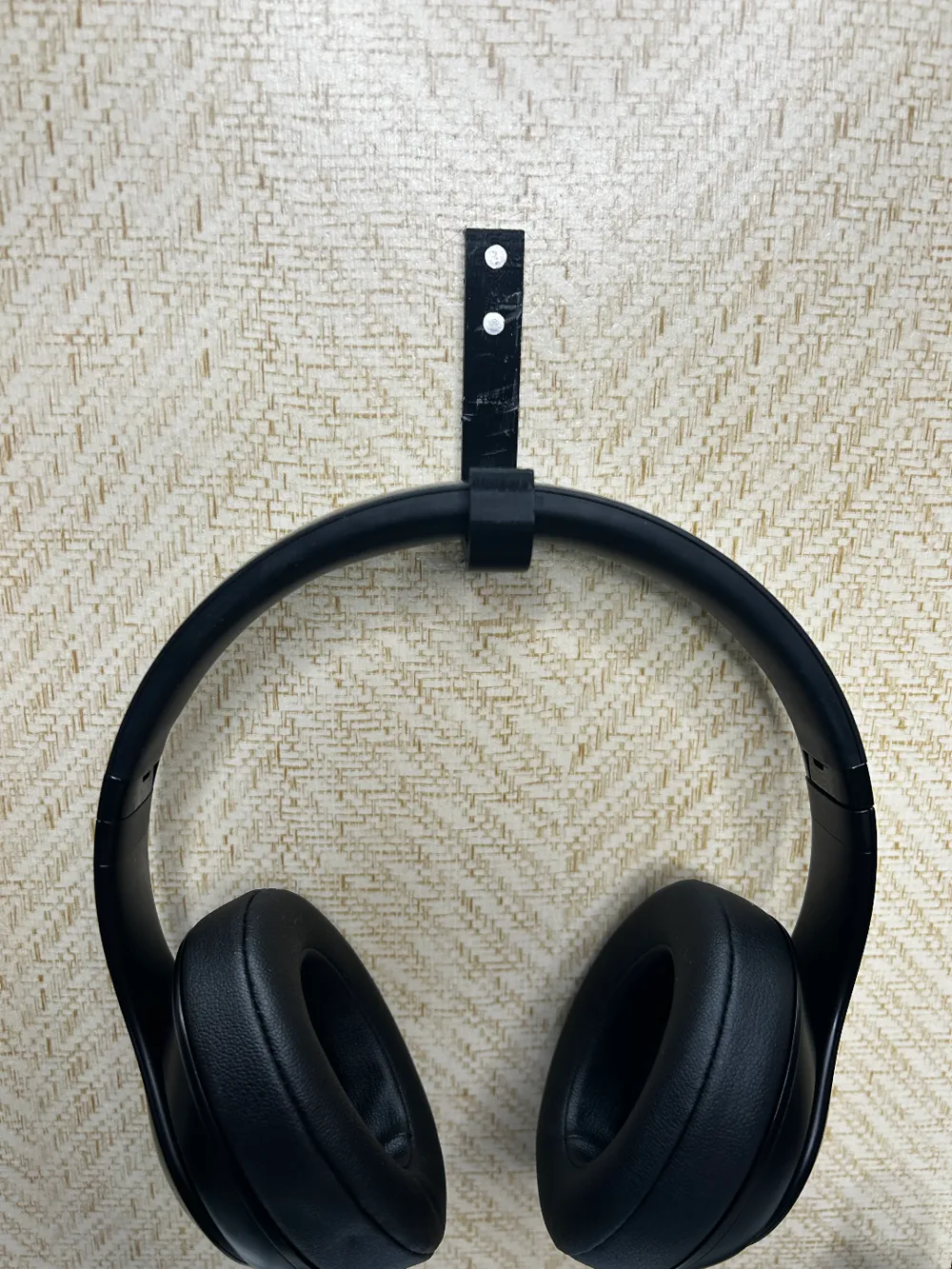 Beats Studio 3 wall mount - Free 3D Print Model - MakerWorld