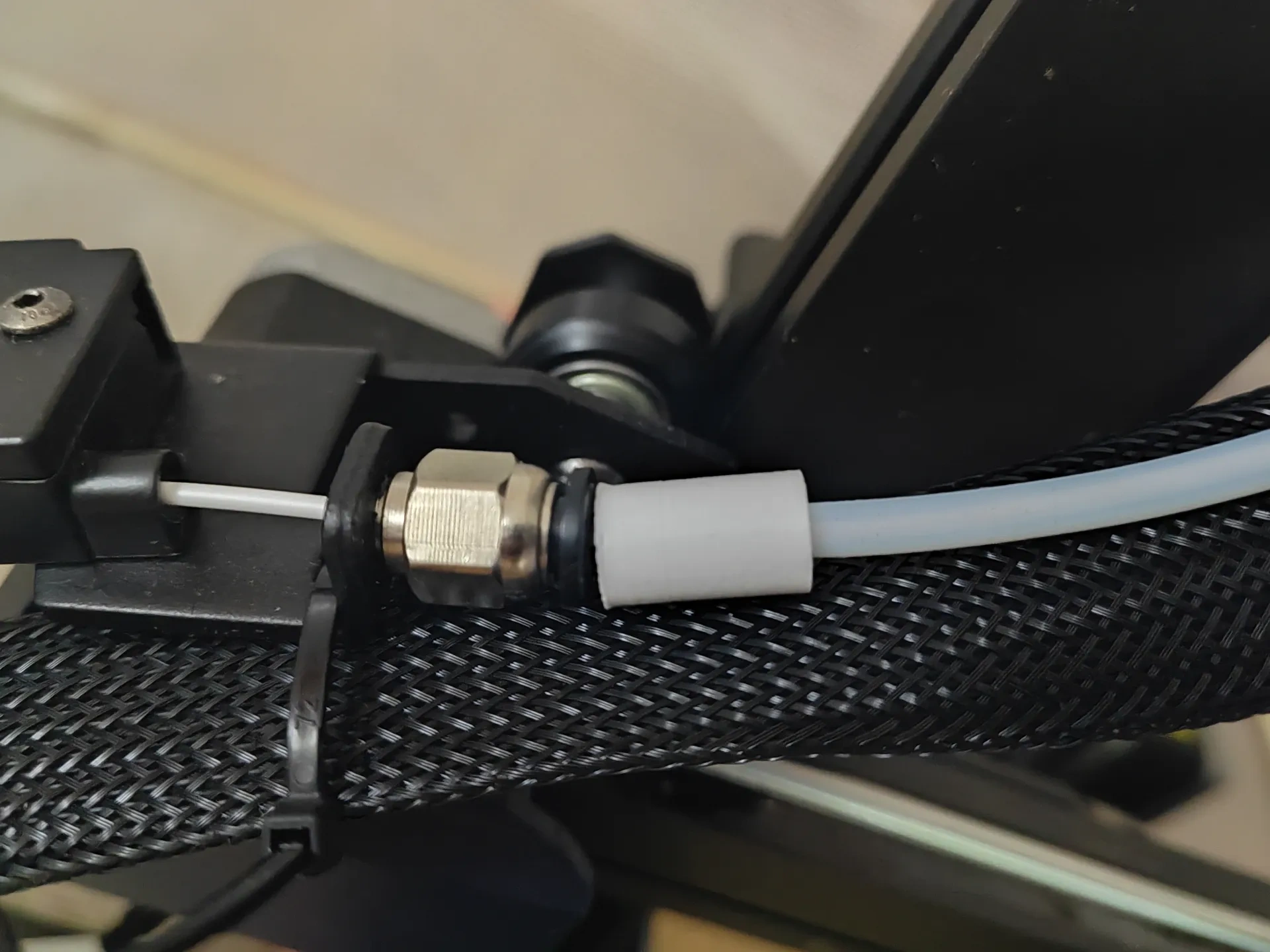 PTFE Tube Guide for Feeder by Siegfried_Kircheis - MakerWorld