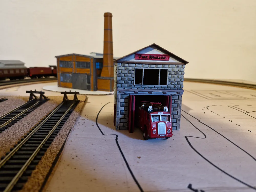 00 gauge 1950 style UK Fire House by Firefighter Benny - MakerWorld