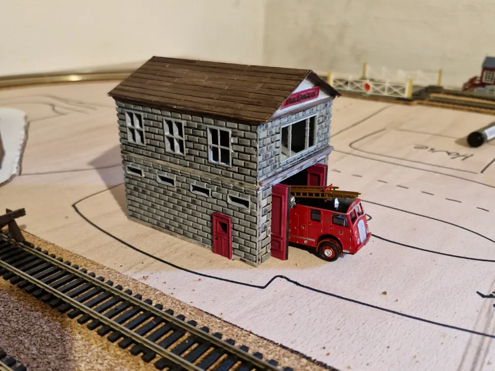 00 gauge 1950 style UK Fire House by Firefighter Benny - MakerWorld