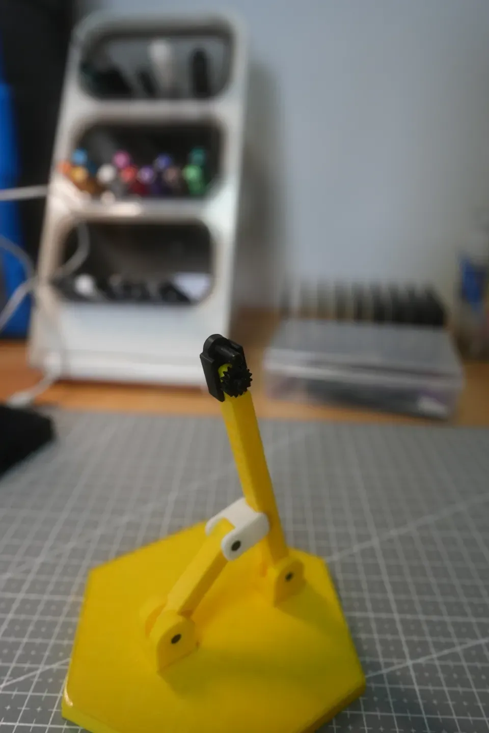 Bandai RG and MG model stands by user_408768758MakerWorld: Download ...