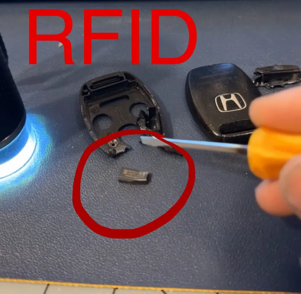 Print in place RFID Honda Key Remixed by Two Wheels Online - MakerWorld