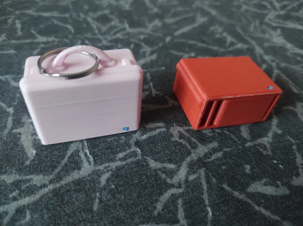 Suitcase container keychain by slavchevn - MakerWorld