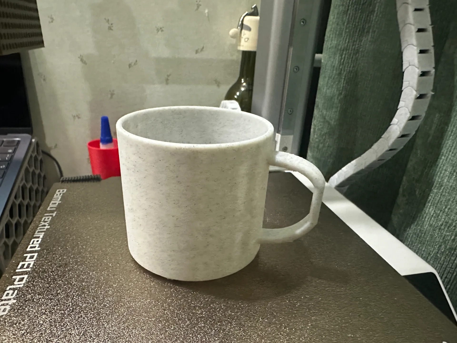 Small handled cup for brushing teeth and rinsing mouth by Miao Jiabo ...