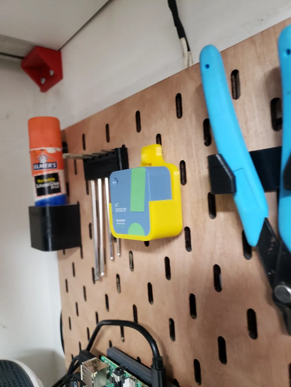 Sensor Push Skadis Mount by A. Gonz. - MakerWorld