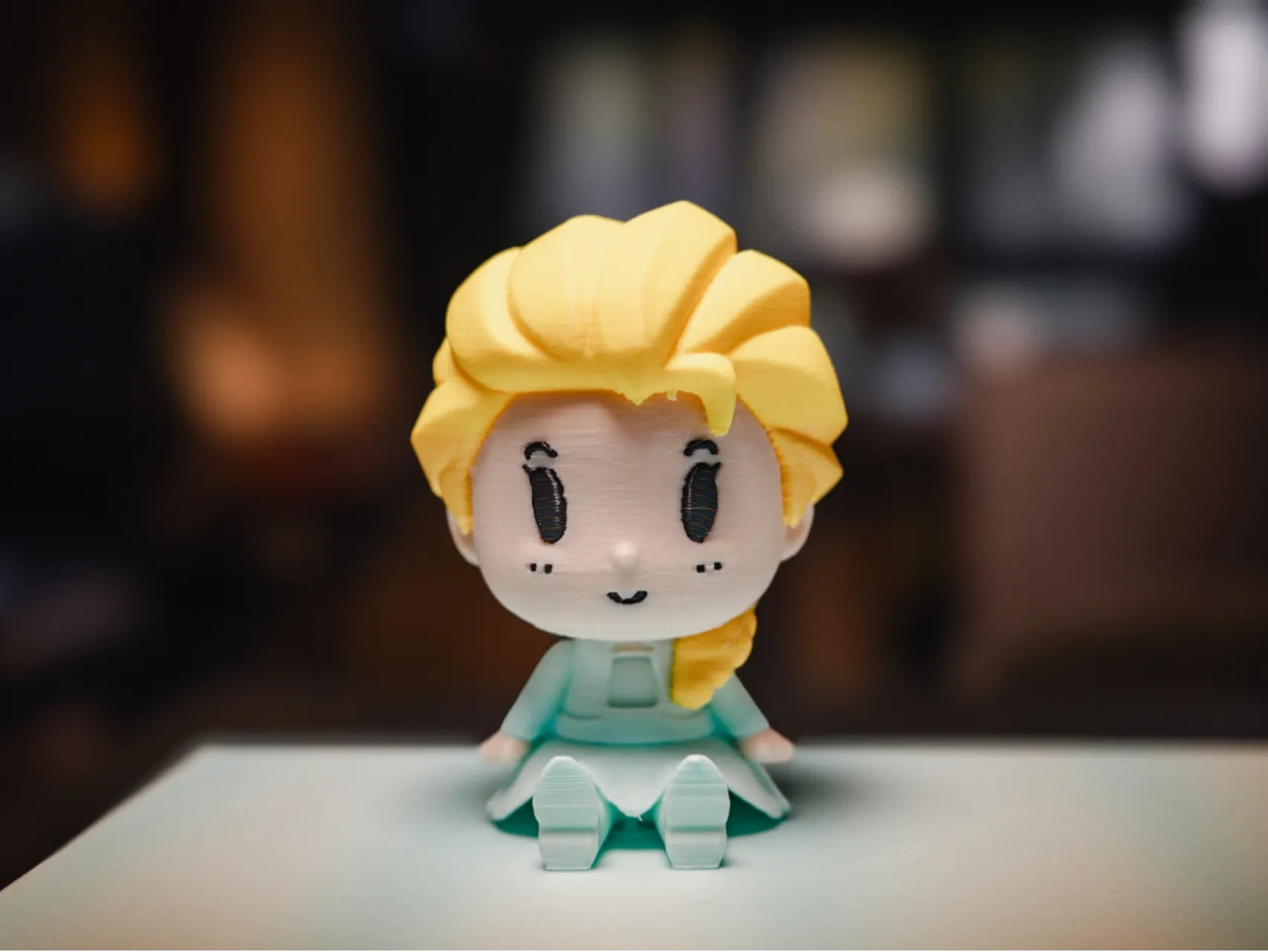 Reina Elsa Q versión sentada por AtamiSquareMakerWorld: Descarga ...