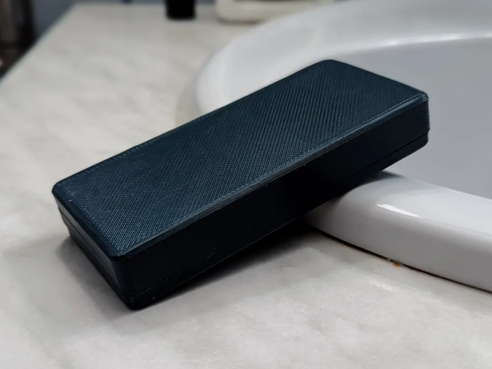 Safety razor travel case with built-in stand by Jordi - MakerWorld