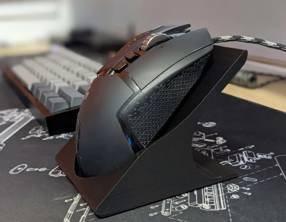 Gaming mouse stand by Jordi MakerWorld: Download Free 3D Models