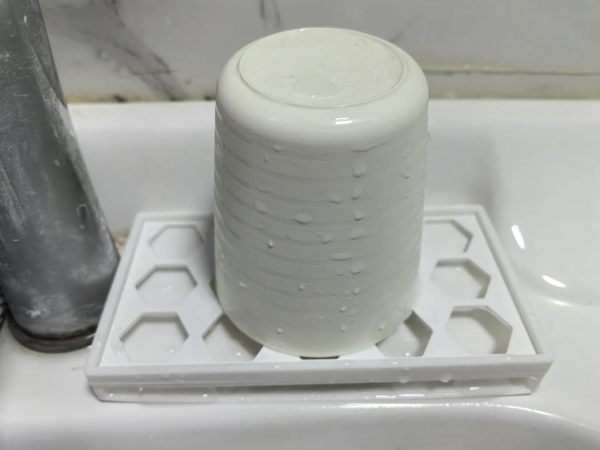 Bathroom Cup Drainer by Chasing Light - MakerWorld