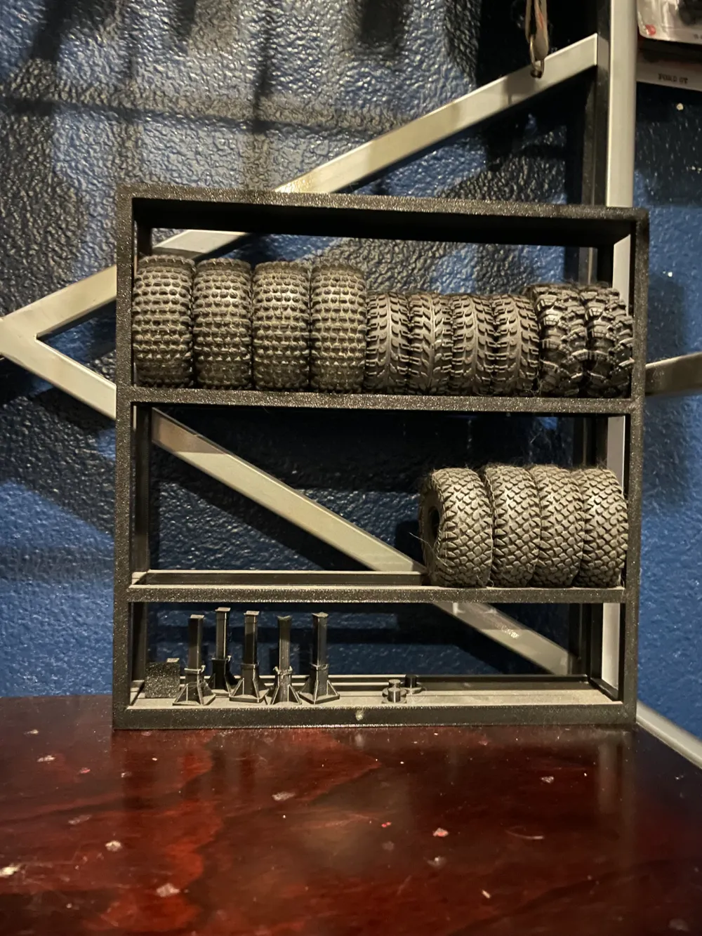 1/24 Scale Tire Rack by jay MakerWorld: Download Free 3D Models