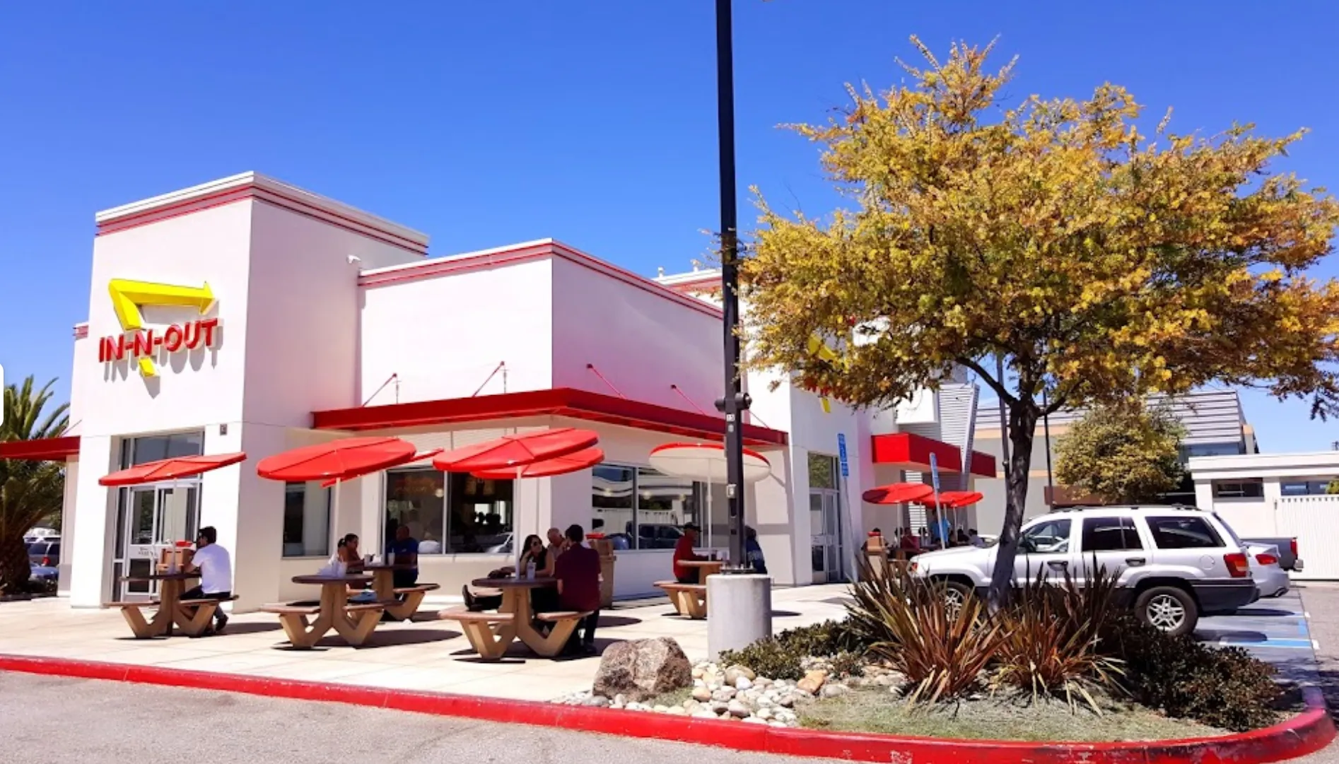 IN-N-OUT Model Set - Hot Wheels Display 1:64 Scale by LAYRLAB ...