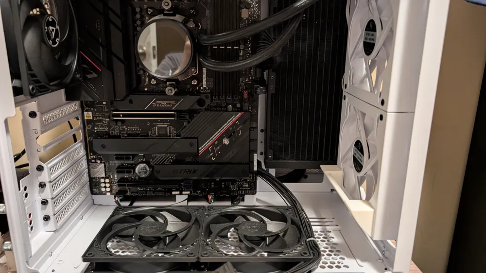 Lian Li 011 Mini 显卡支架 来自 Flat Stick - MakerWorld