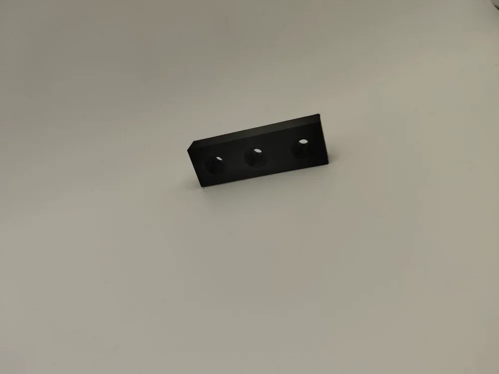 Simple wall mount for canvases or paintings by user_4141256587 - MakerWorld