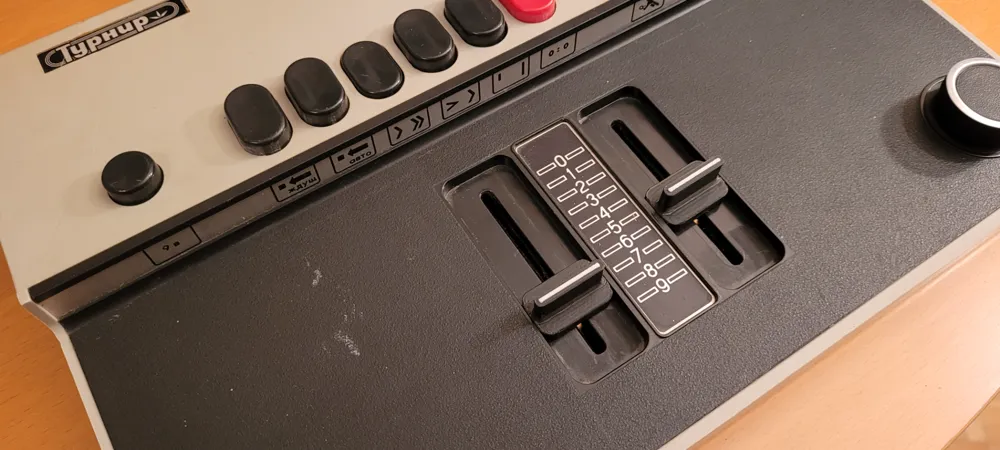 用于Turnir (Турнир)游戏机的计分器 - 免费 3D 打印模型 - MakerWorld