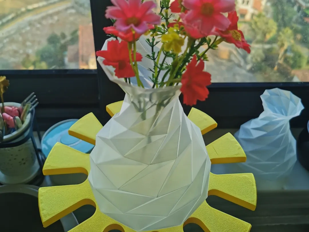 Angular Wildflower Vase, Watertight by user_1482327515 - MakerWorld