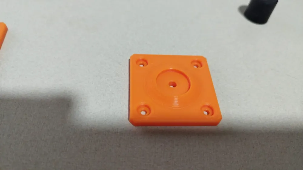 K1 Rigid bed mount with and without center pin by AirKingBR - MakerWorld
