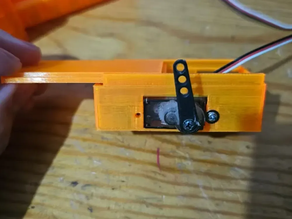 SG90 Servo Motor Box, with self-contained screws for servo motor fixing ...