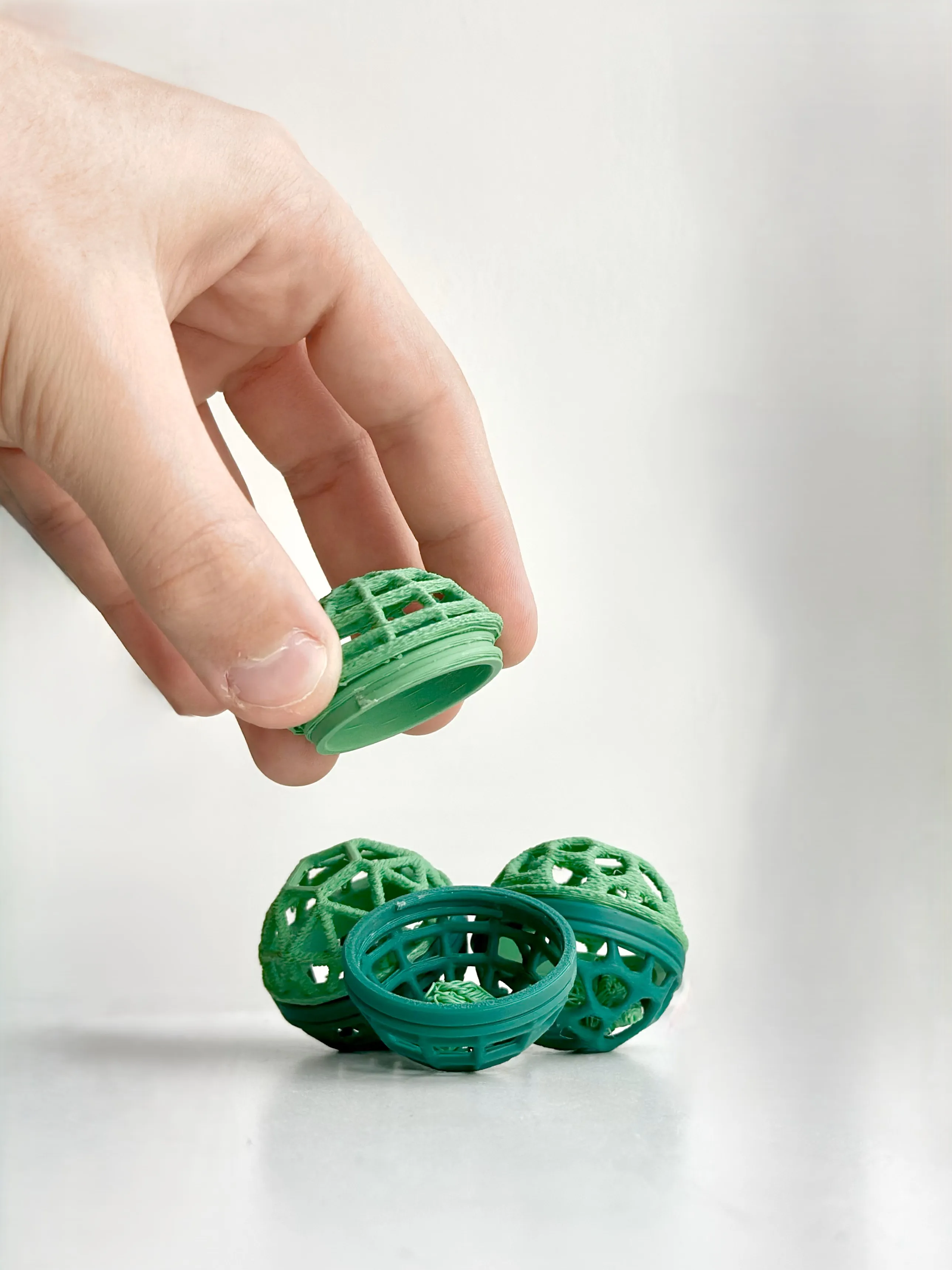 Print-in-place cat toys - V2 - Free 3D Print Model - MakerWorld