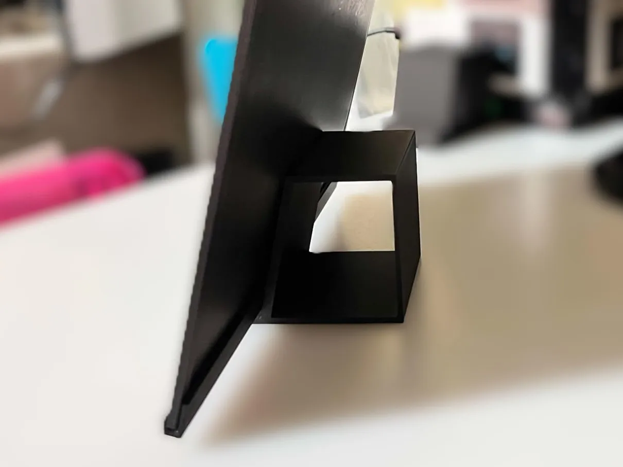 Hueforge Desktop Display Stand by 3djd MakerWorld: Download Free 3D Models