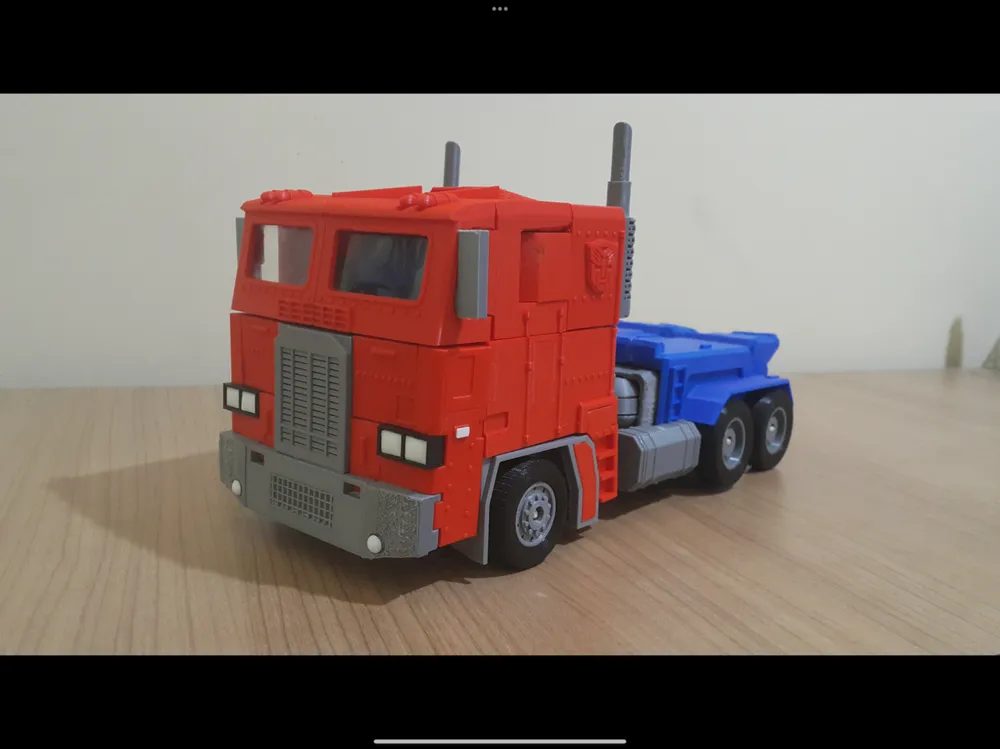 Optimus Prime Masterpiece figure (it transforms!!) by Just an 3d print enthusiast - MakerWorld