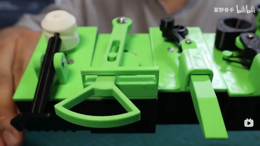 Five types of circular motion to reciprocating motion mechanisms by ...