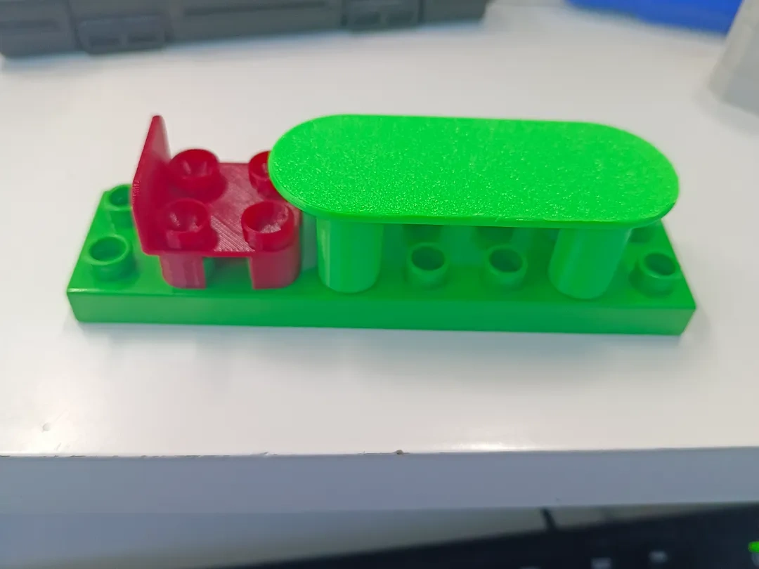 Large Lego Brick Table and Chair by 温州口十 - MakerWorld