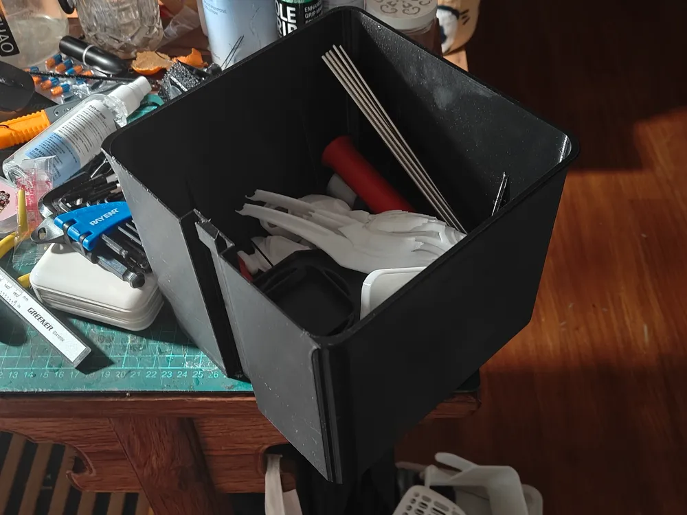 Desktop trash can with Angel Enterprise logo by ViviCruor - MakerWorld
