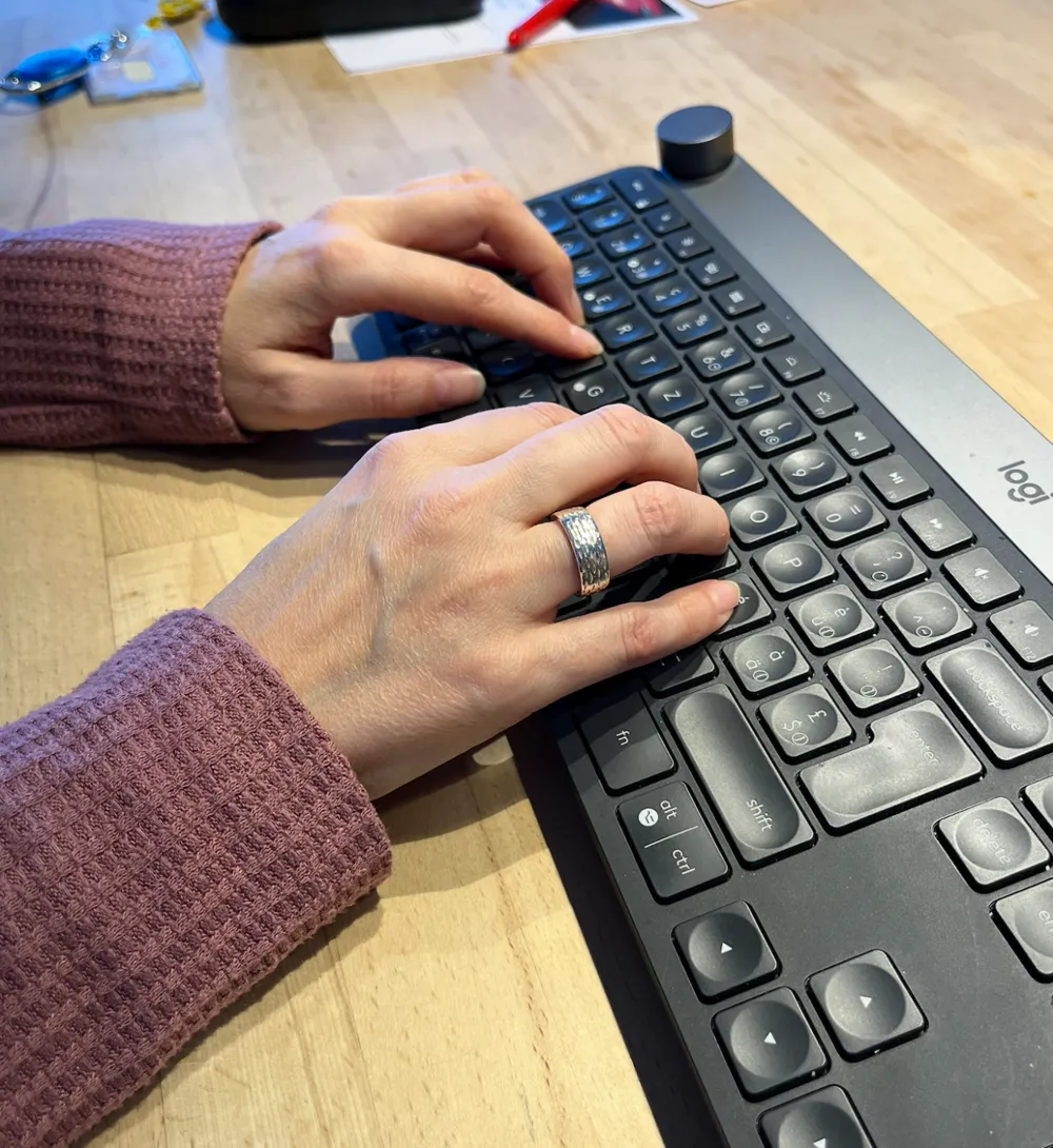 Flying logi keyboard by timtim - MakerWorld