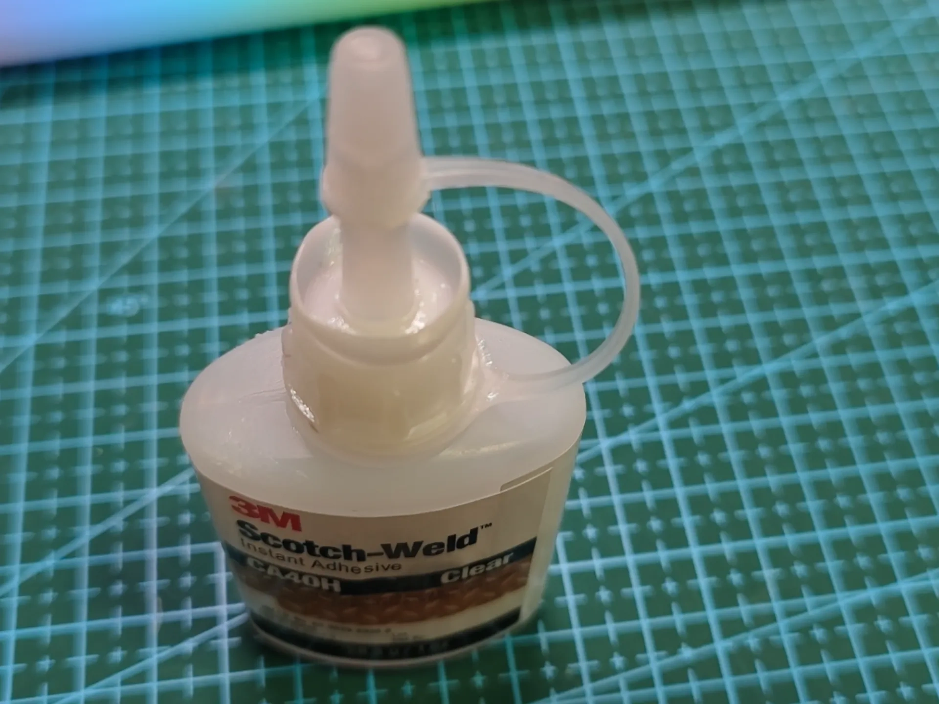 Leakproof tray for quick-drying adhesive (3M CA40H) by FFF - MakerWorld