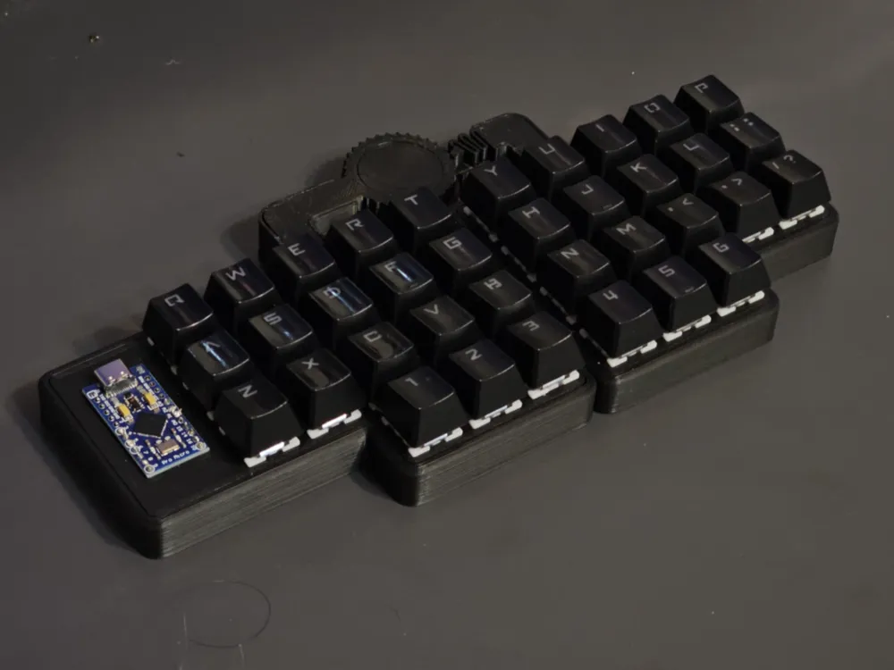 Ortholinear Split Keyboard - 36 keys by Yigit Emecen - MakerWorld