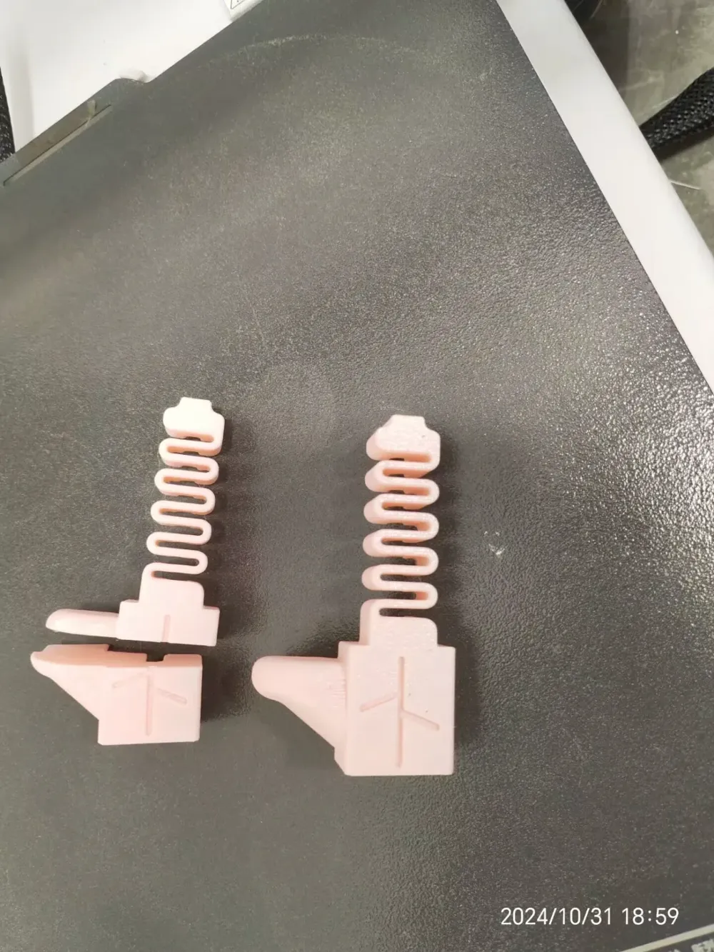 (Right) A1 extruder cable protection spring, vibration damping, wear ...